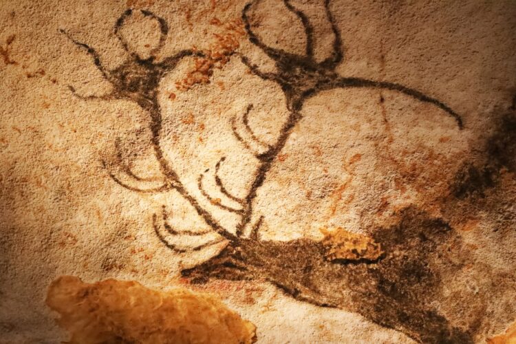 3 Destinations for Amazing Prehistoric Art in France - Frenchly