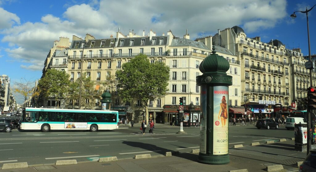 Everything You Need to Know About the Paris Bus System - Frenchly