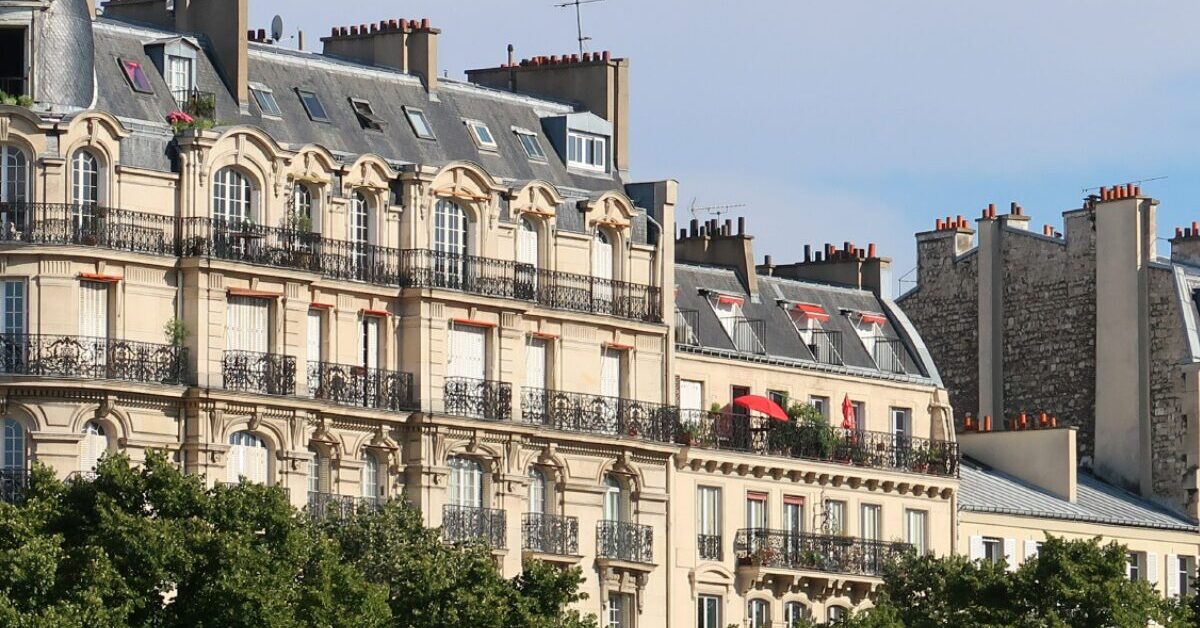 Looking for a Property in Paris: the Story of Robert, Helen and Carl